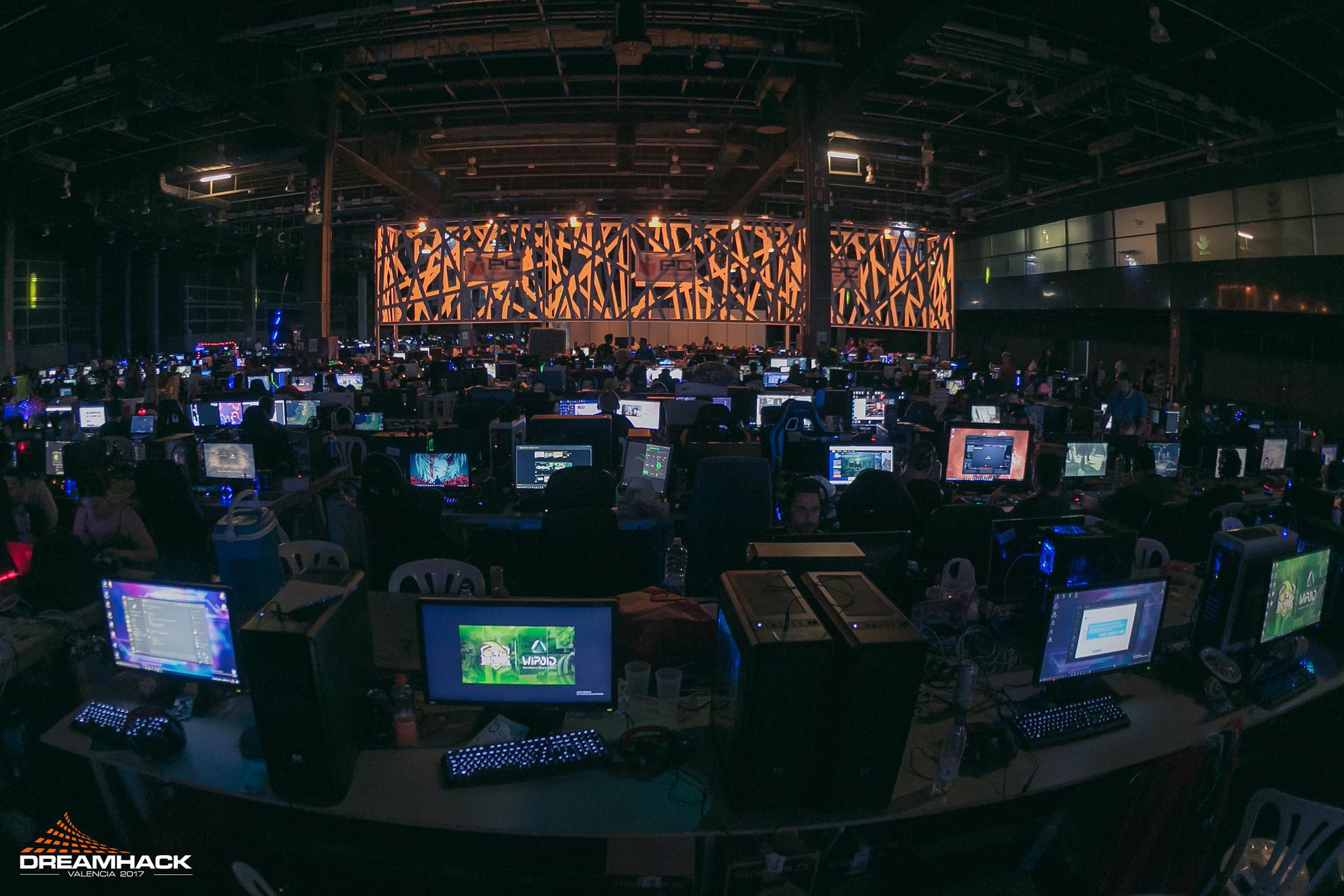 Fanáticos del Hardware en la DreamHack 2018 - Fanáticos del Hardware